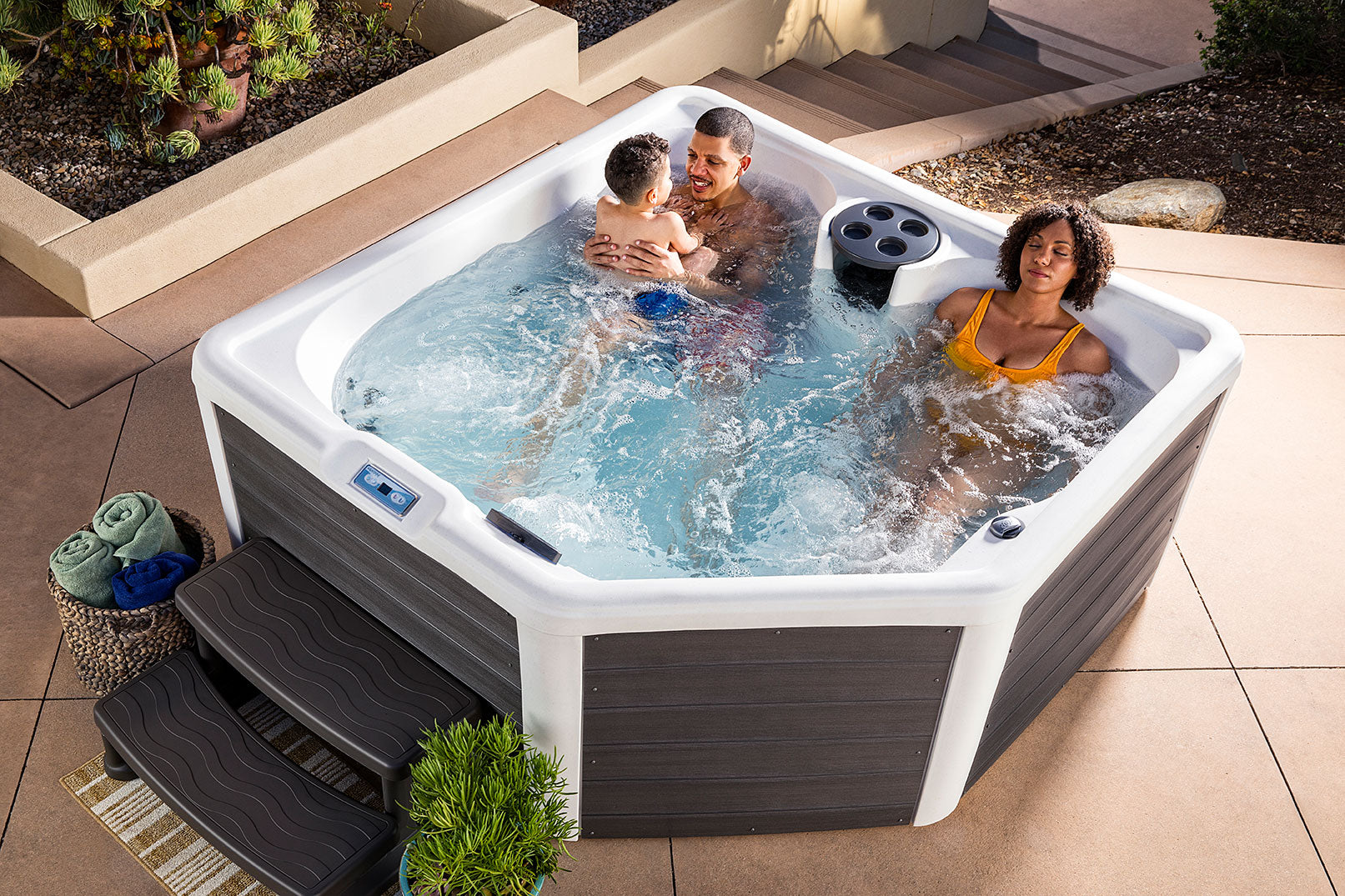 110v vs 220v Spas: What's the Difference? – Lifesmart Spas